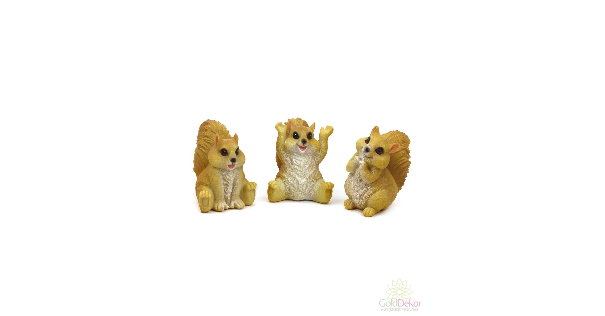 Vidám mókus figura 10cm - Figurák